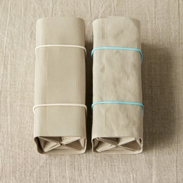 Elastic Accessory Roll with Four Pouches in Ivory