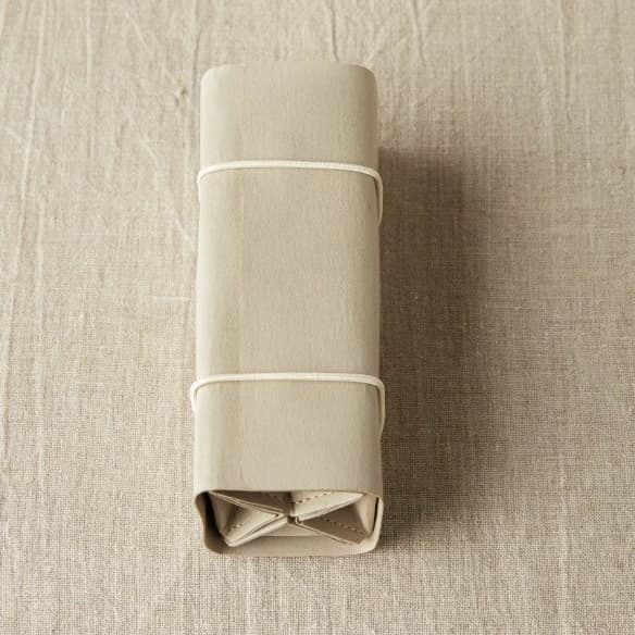 Elastic Accessory Roll with Four Pouches in Ivory
